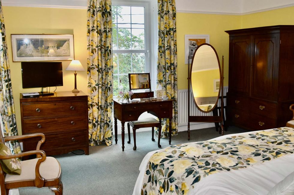 Holiday Accommodation Scotland | Bedrooms at Applegarth House
